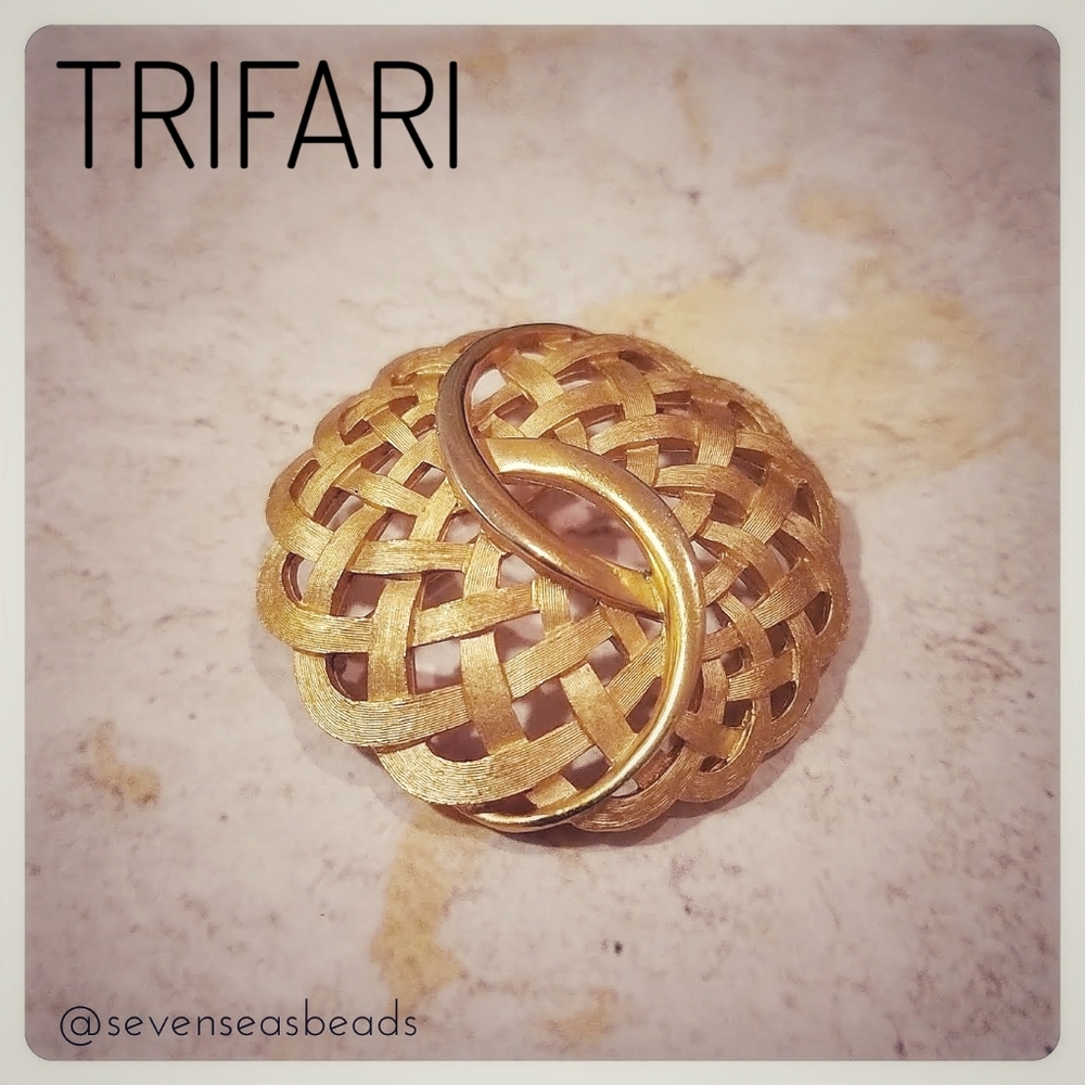Trifari 1960s Basket Weave Brooch - Gem